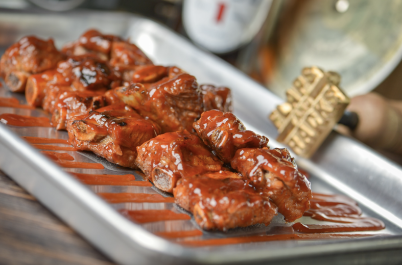 'Flaps and Racks' is now serving its wings, ribs & more on the south side